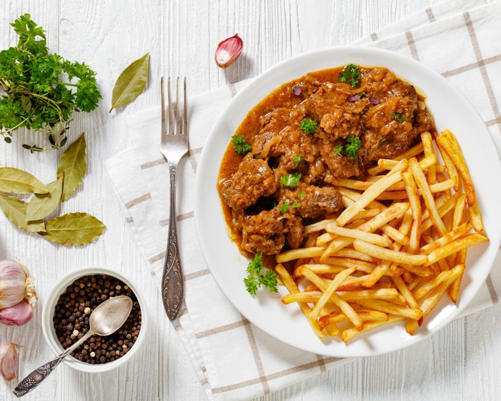 Recept voor Patatje Stoofvlees - Smul van deze Belgische Klassieker ...
